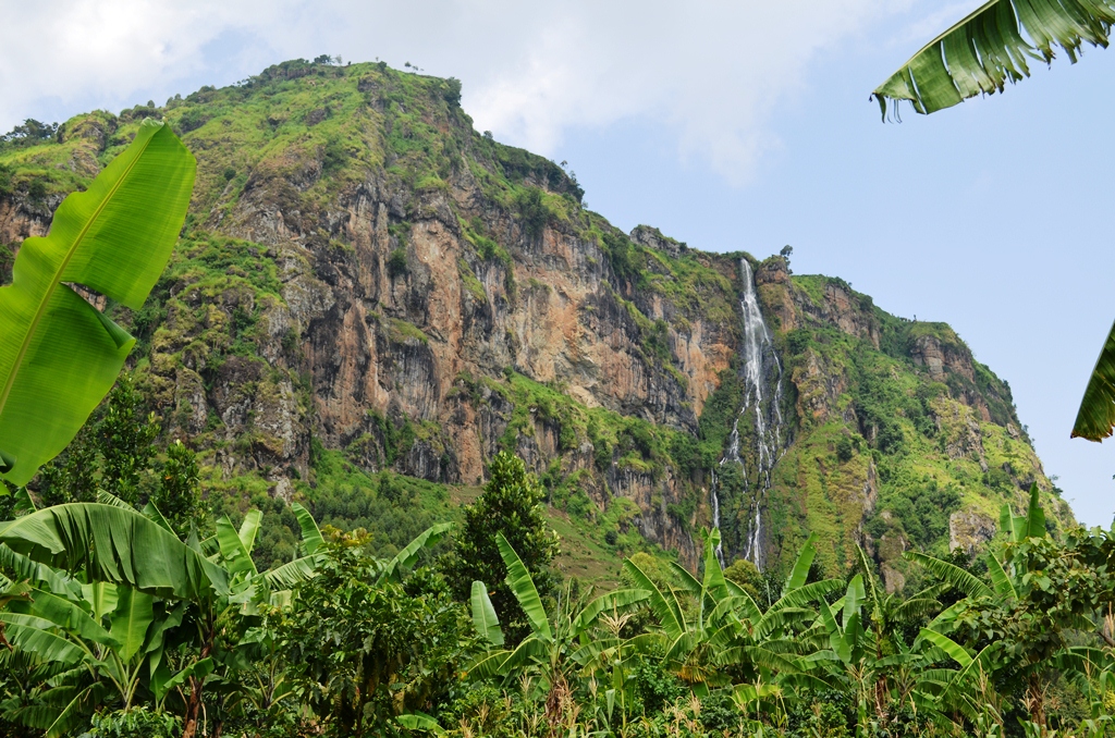 Climbing Wanale Ridge | Uganda Adventurous Safari Destinations